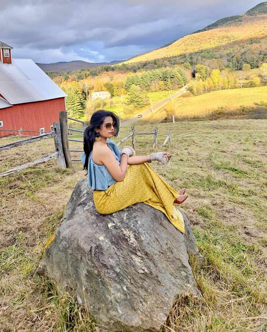 What To Wear In Vermont In The Fall? 21 Best Vermont Fall Outfits For Women