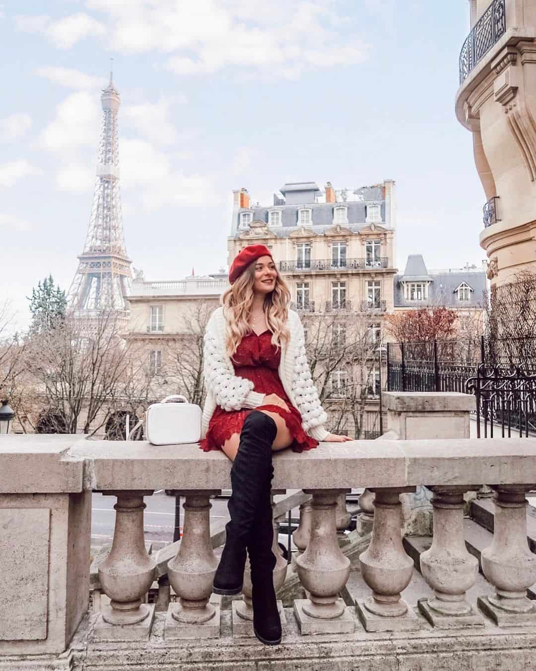 19 Elegant Parisian Outfits For Winter 2025