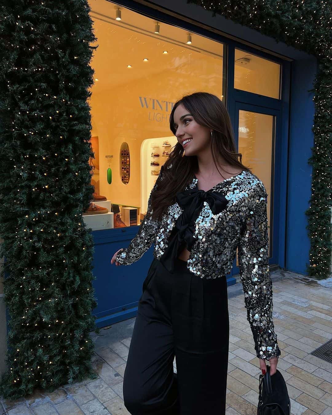 19 Europe Christmas Outfits - Chic, Classy & Comfy