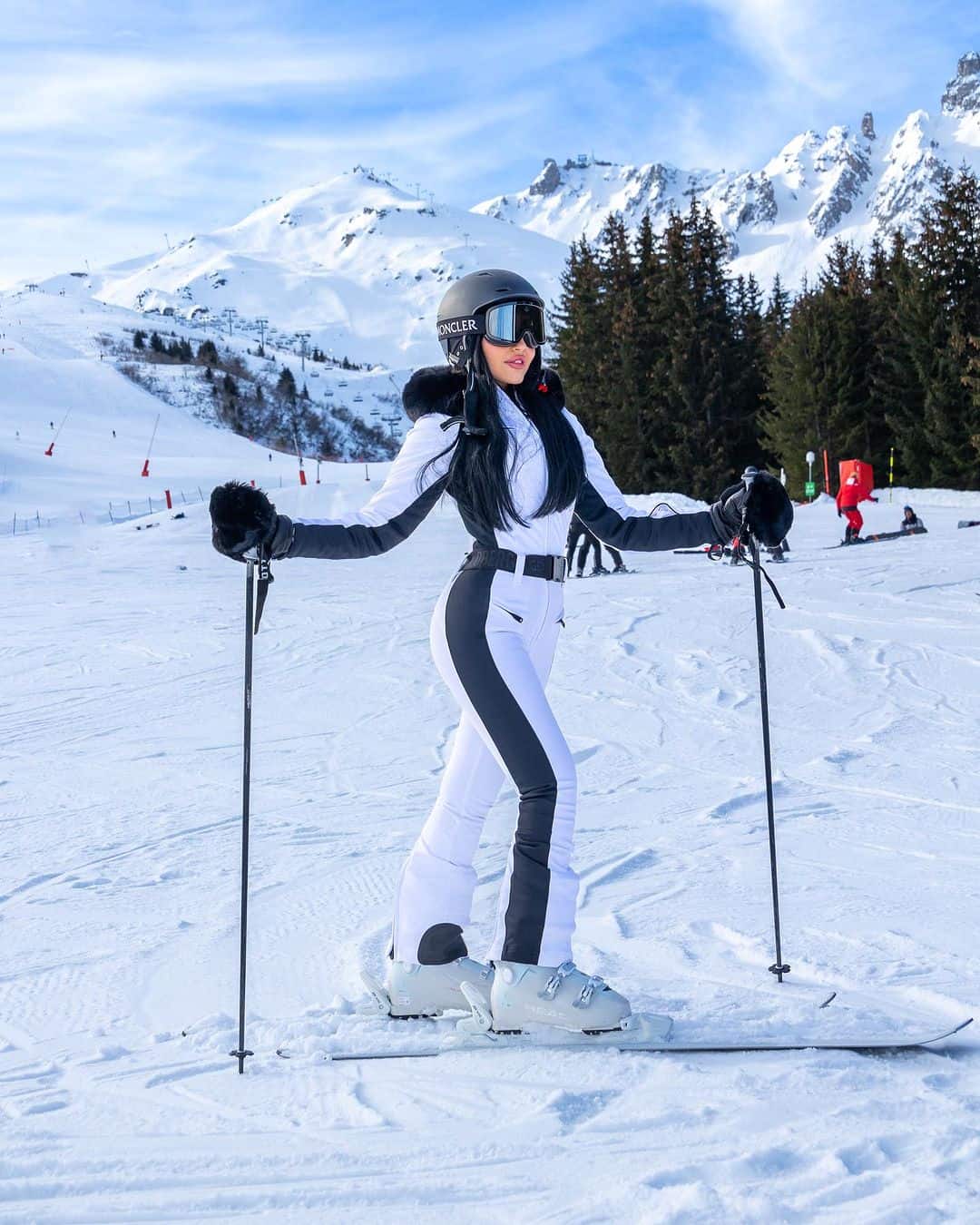 15 Stylish Ski Outfits For Women To Elevate Your Style