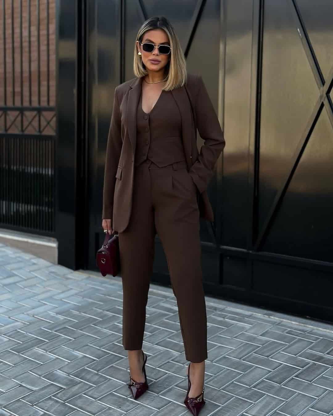 17 Monochromatic Outfits For Women To Stand Out Effortlessly