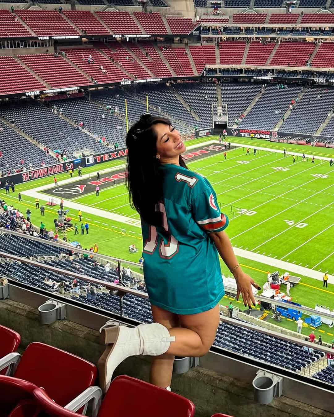 17 Soccer Game Outfits For Women To Cheer In Style