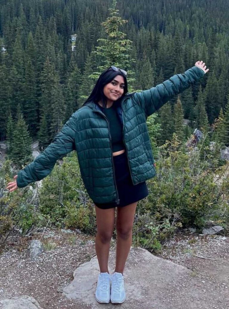 17 Camping Outfits To Stay Comfy And Stylish Outdoors
