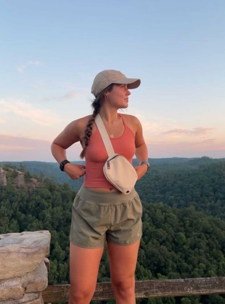 17 Camping Outfits To Stay Comfy And Stylish Outdoors