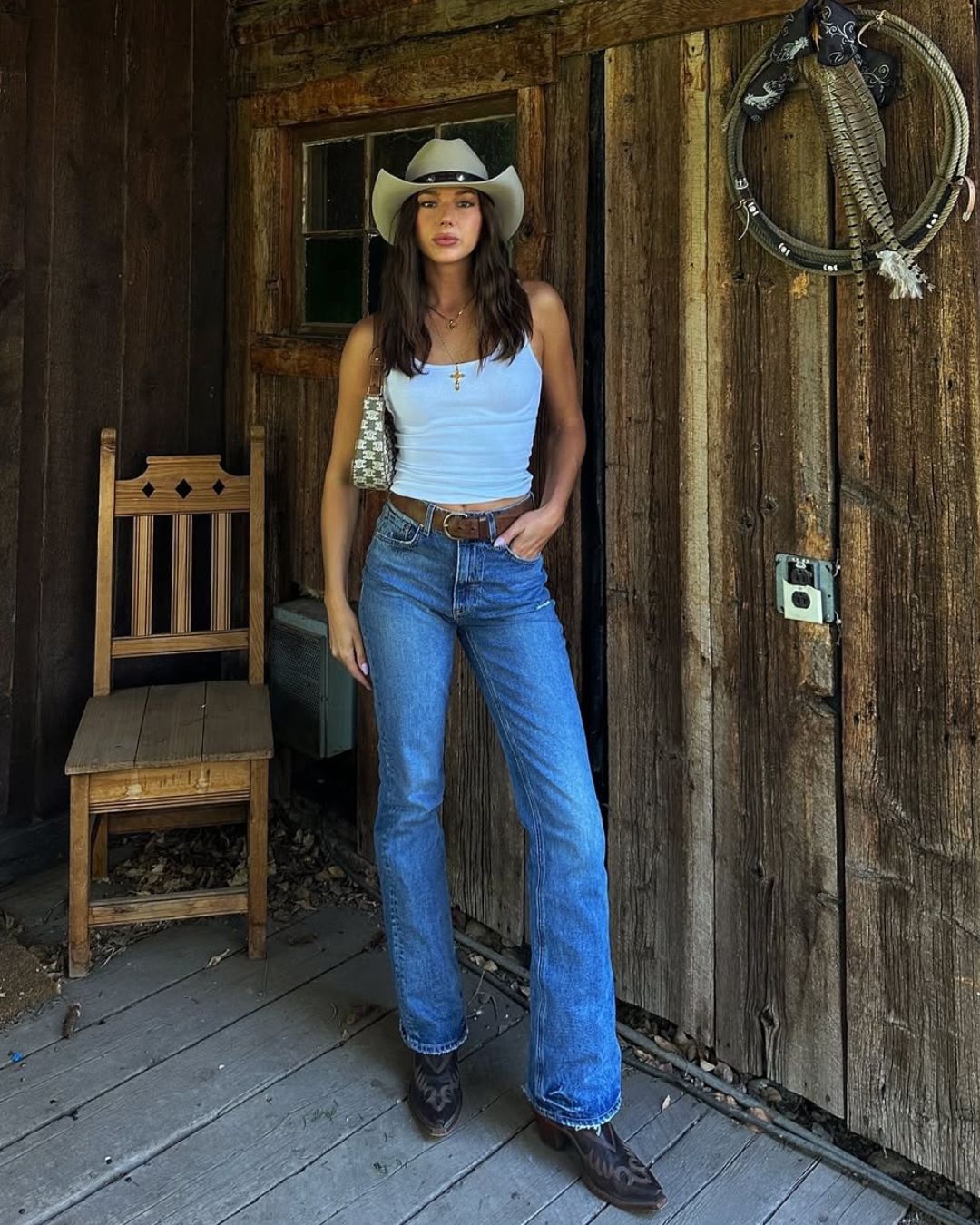 15 Aesthetic Boho Western Outfits To Rock With Confidence