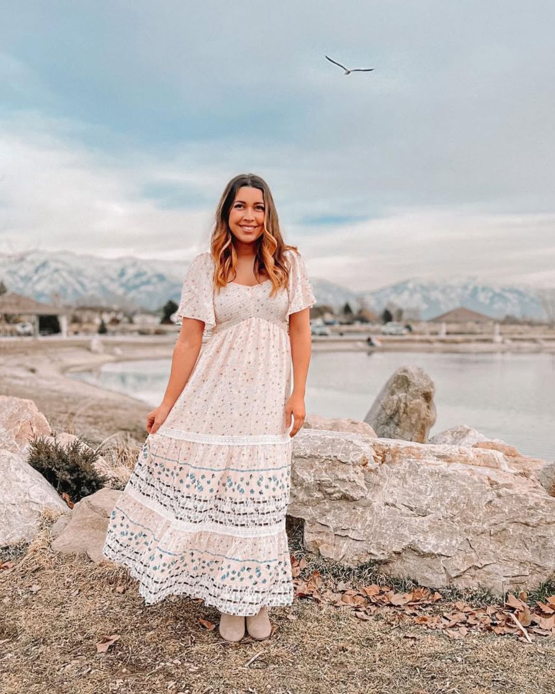 15 Spring Mom Outfits That Are Both Cute And Comfortable