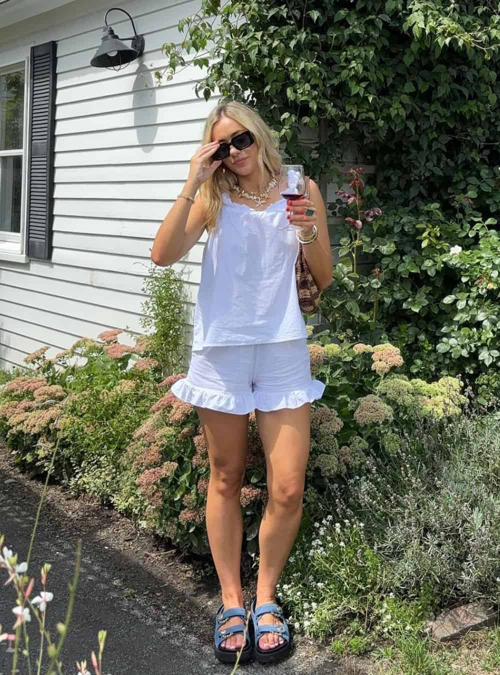 20+ Cute BBQ Outfit Ideas To Rock Your Backyard Party Look