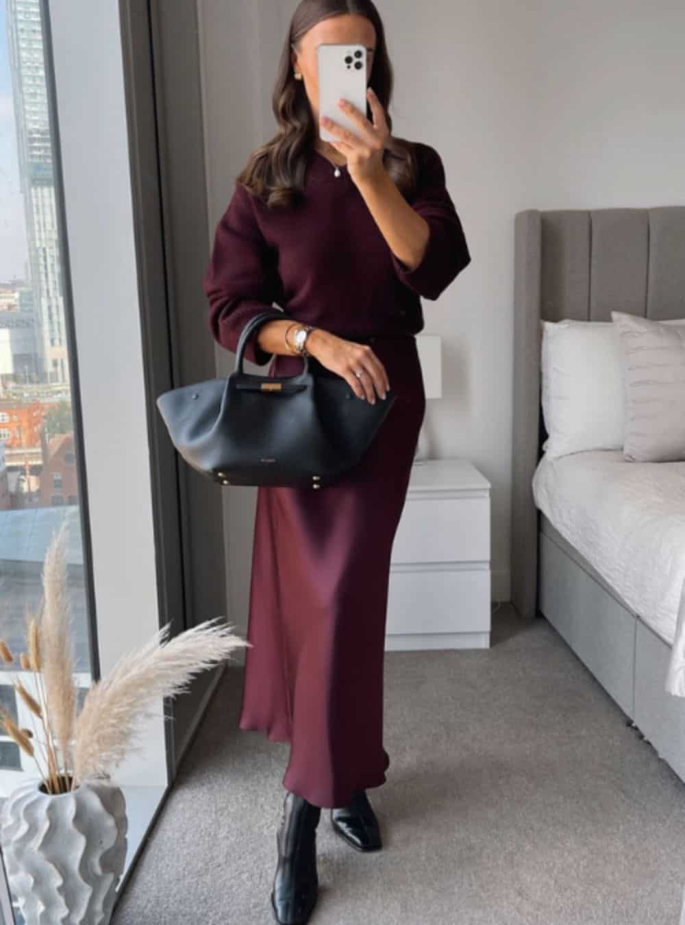 20+ Chic Red Christmas Sweater Outfit Ideas You’ll Love